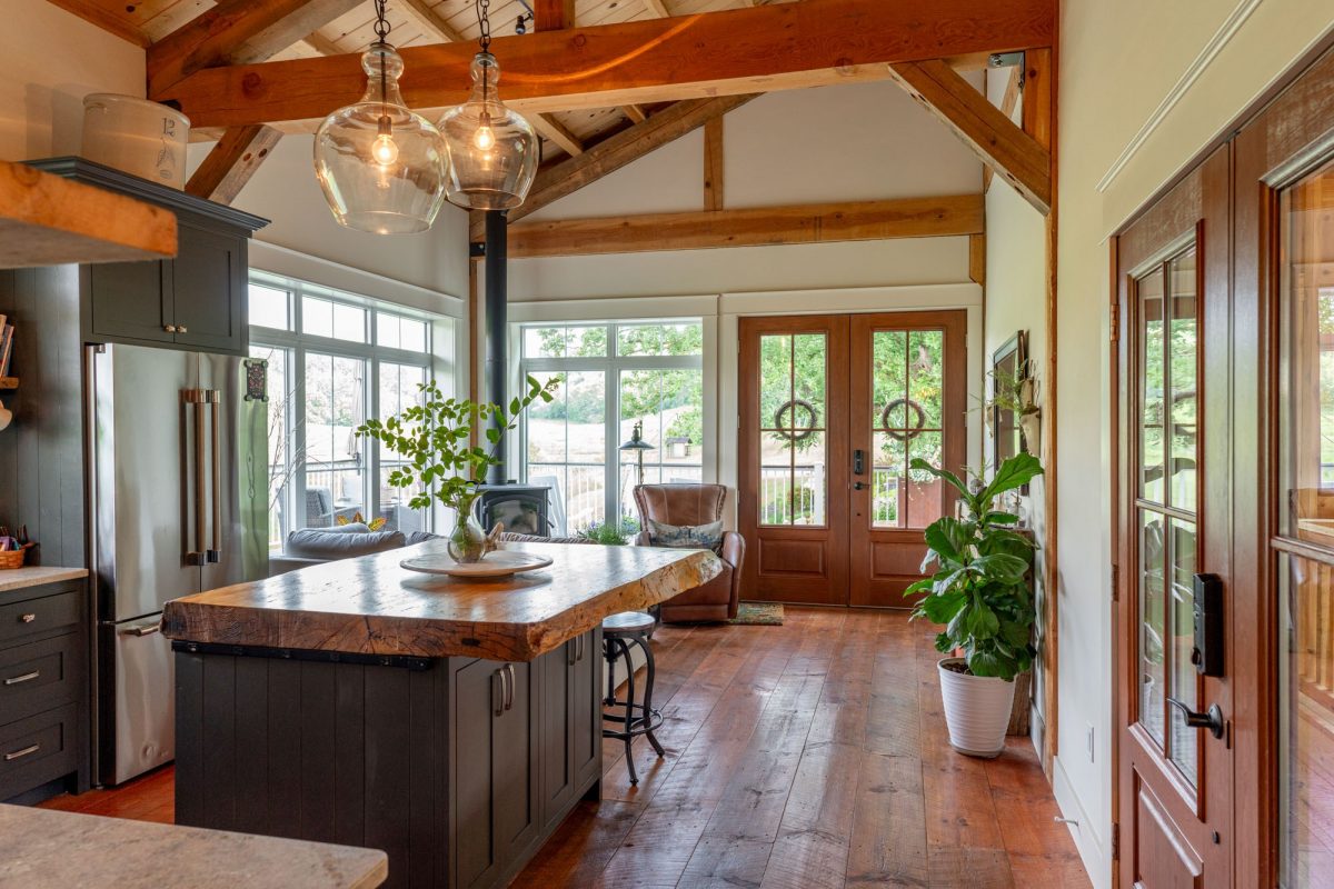 Timberlyne | Heartwarming Whistlebee Farm Barn