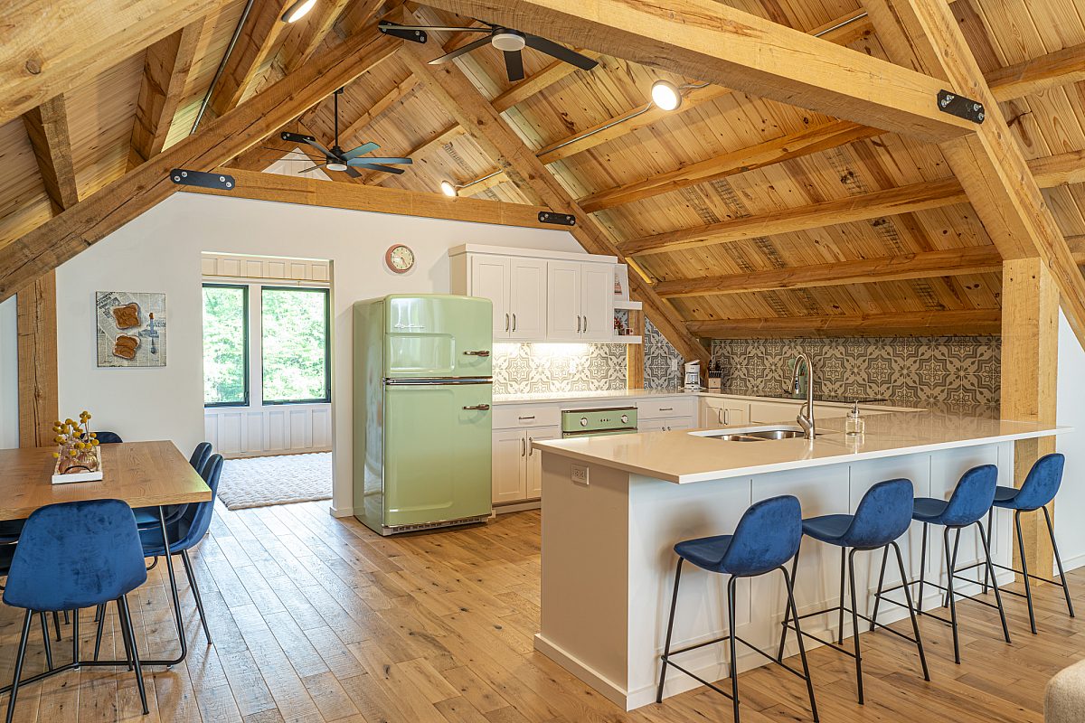 Timberlyne | Garage with Enchanted Loft Living