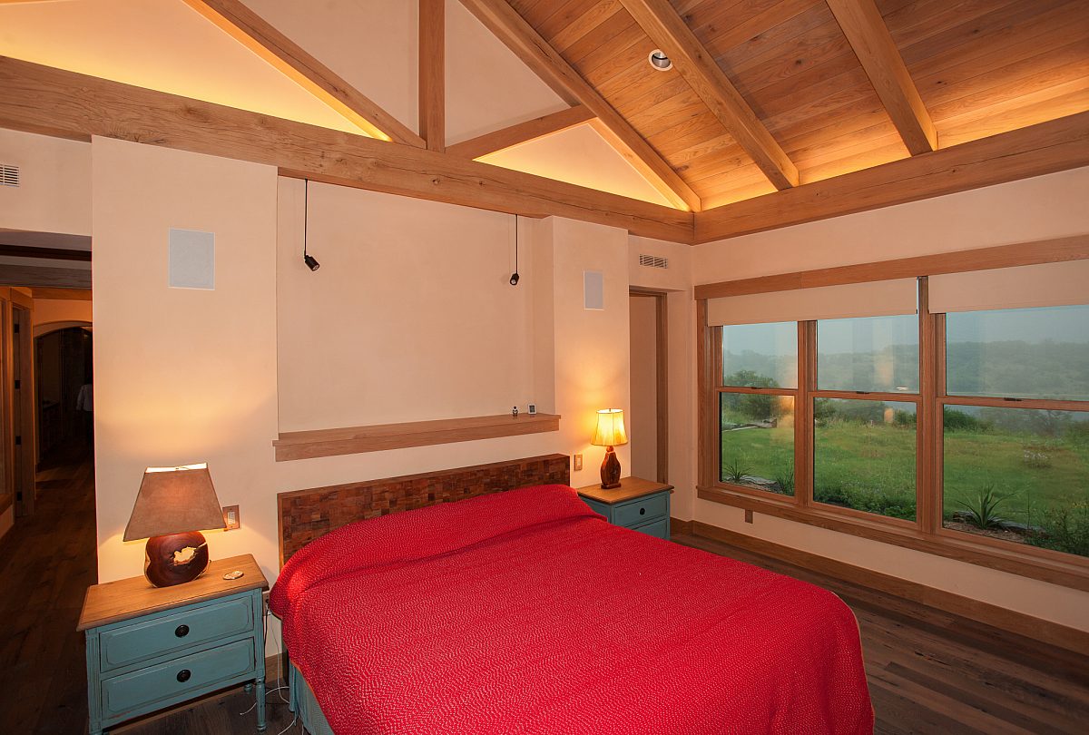 Timberlyne | Secluded Hybrid Home