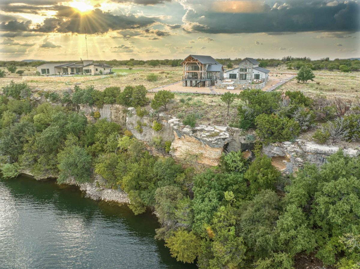 Timberlyne | Timber Frame on the Cliff